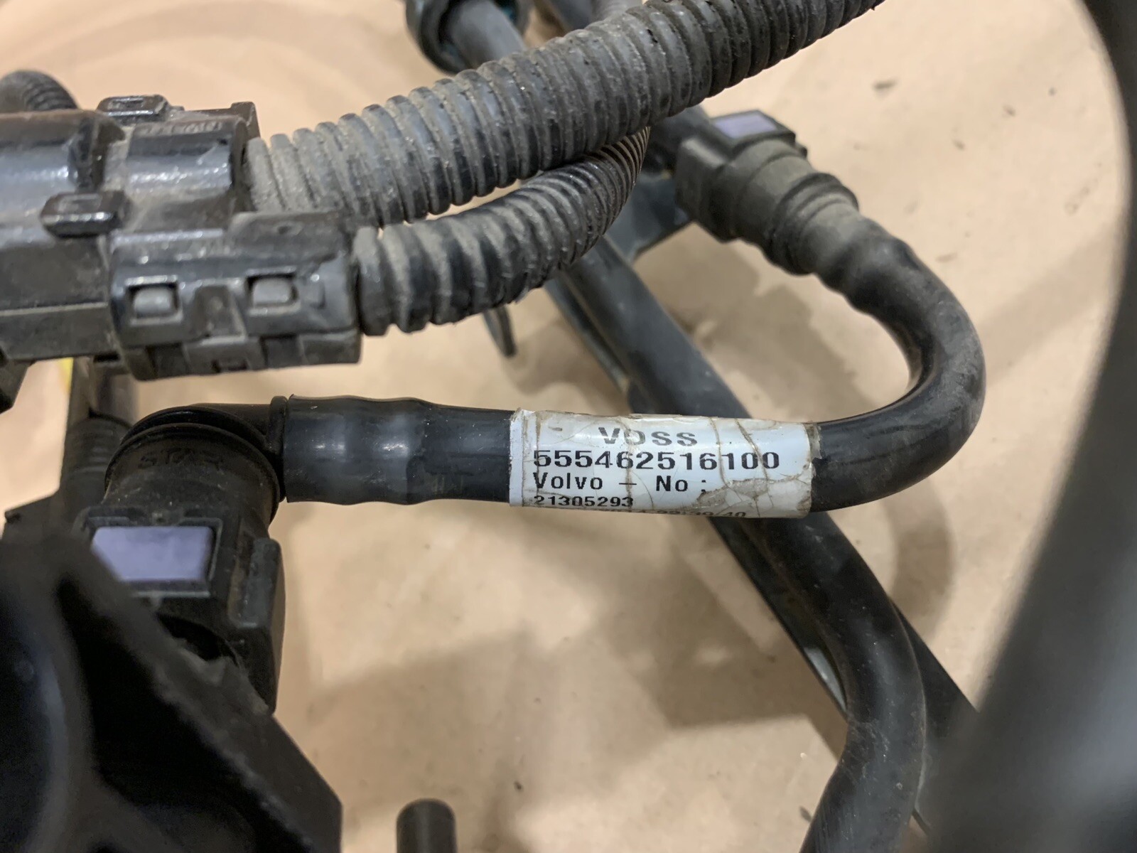 GENUINE OEM VOLVO MACK 12V DEF UREA PUMP 21577507 21577511 21332701 ...
