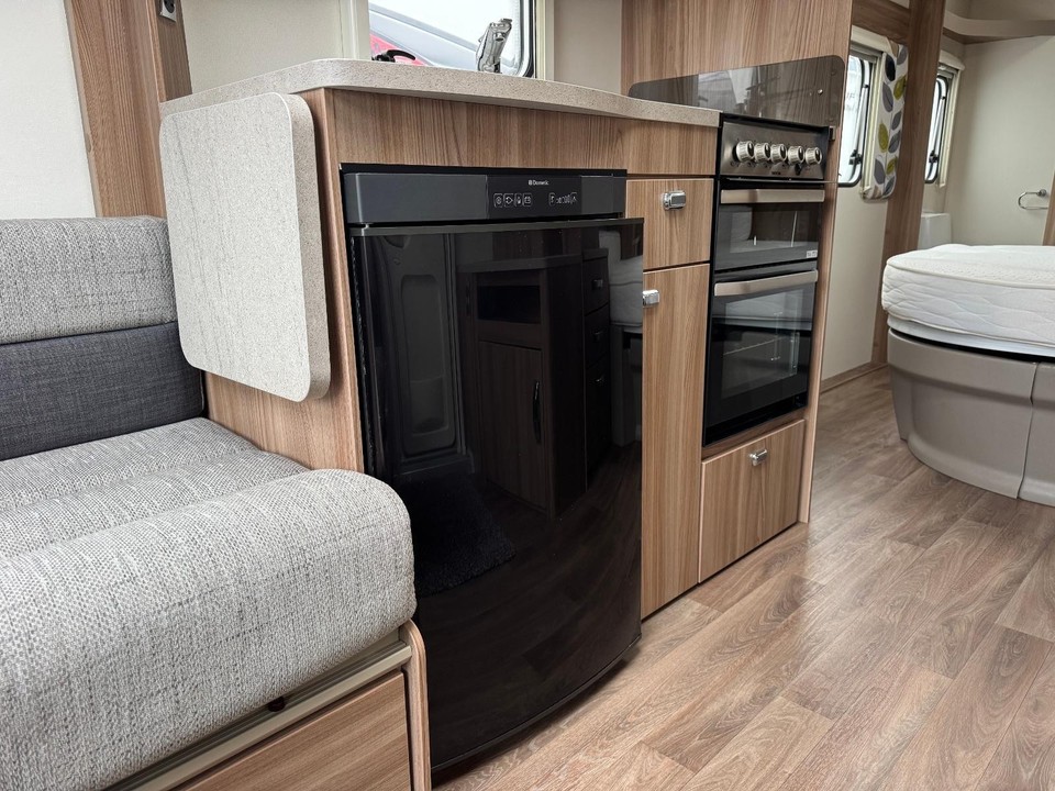 2017 Swift Sprite Major 4 SB - Transverse island bed-4 berth-Ben Nevis ...