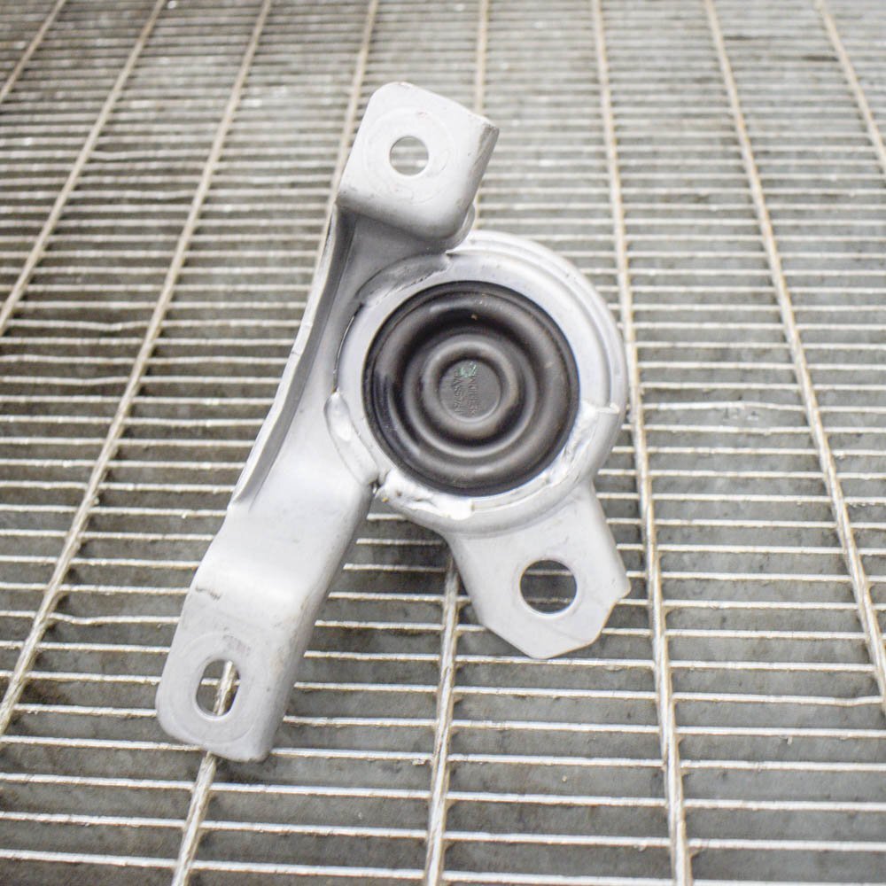 VOLVO XC60 D4 MK1 Right Side Engine Mount 31330135 2.0 Diesel 140kw ...