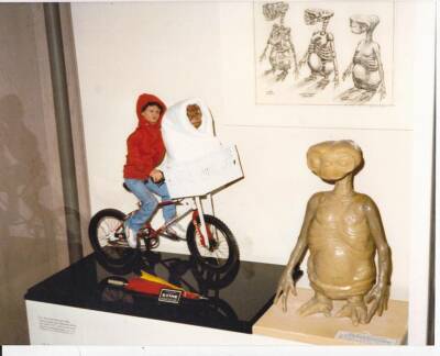 8" x 10" color photo of original 1982 E.T. THE EXTRA-TERRESTRIAL props ...