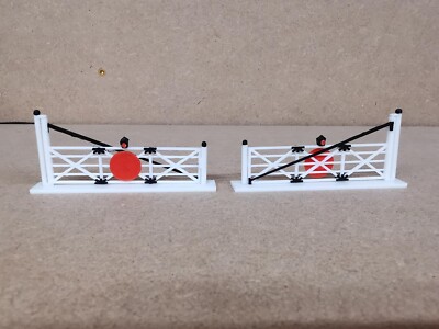 009 GAUGE LEVEL CROSSING GATES 3D PRINTED IN BLACK AND WHITE. | eBay UK