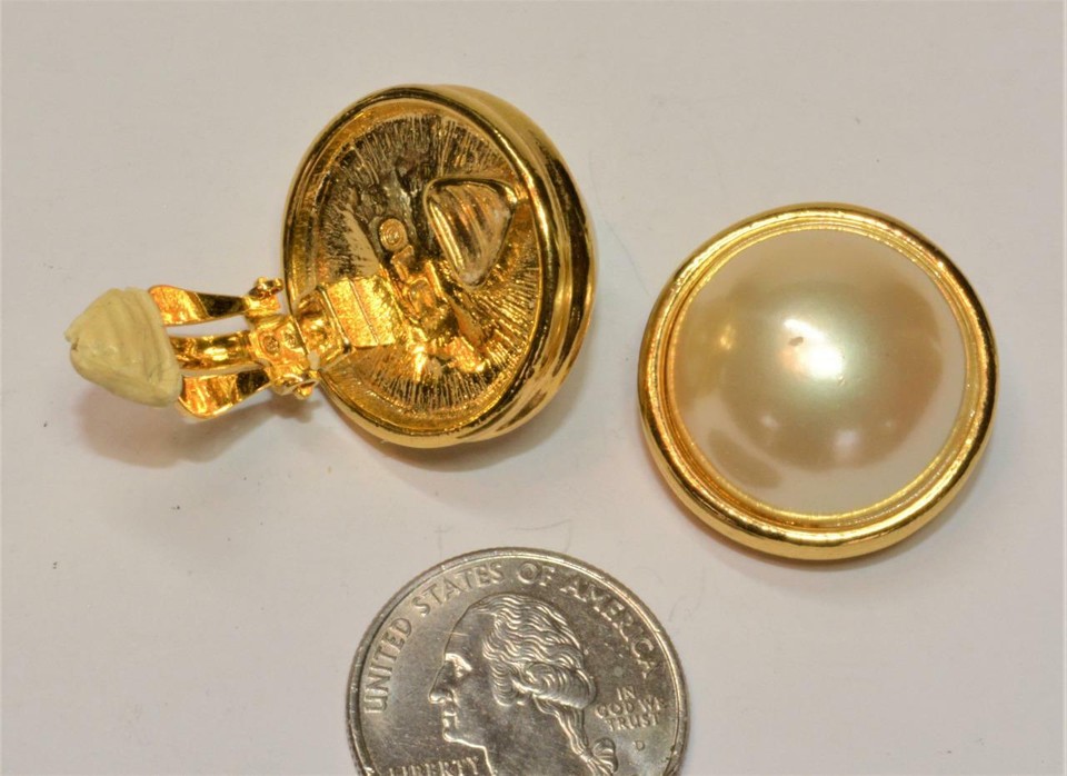 Signed LCI LIZ CLAIBORNE Goldtone Faux Pearl BALL Shape Clip-On ...