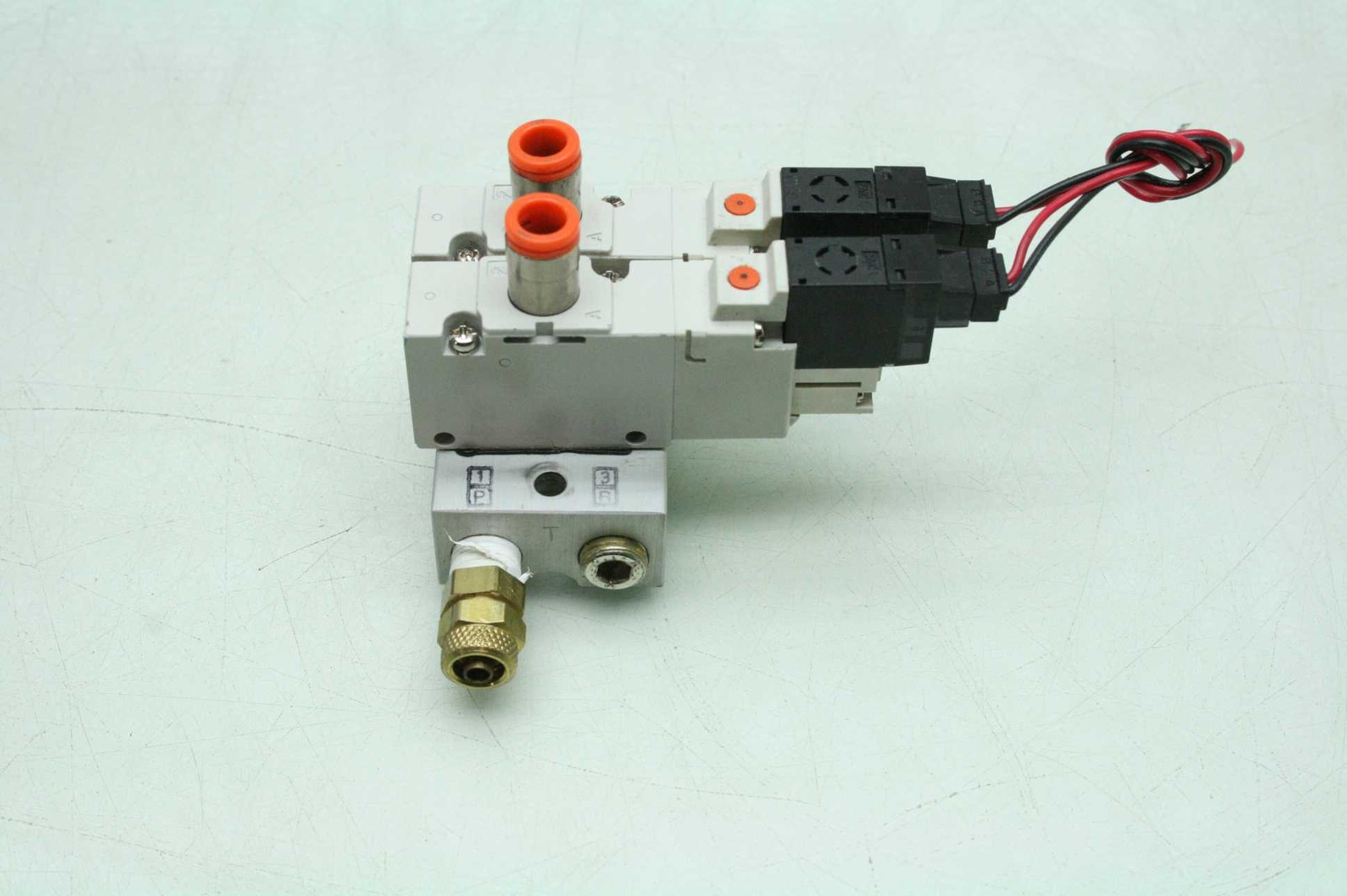 SMC VQ2212-6L0-N7T Pneumatic Solenoid Valves with 1/4" NPT Port 24V DC ...