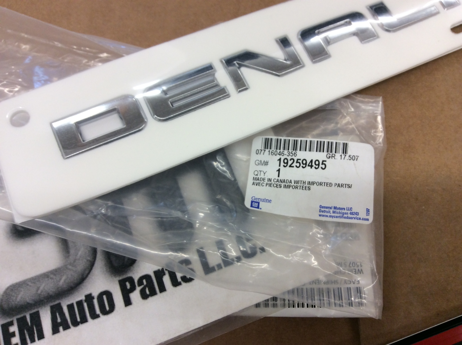 2013-2015 GMC Acadia Front Right Passenger Side Door Molding new OEM ...