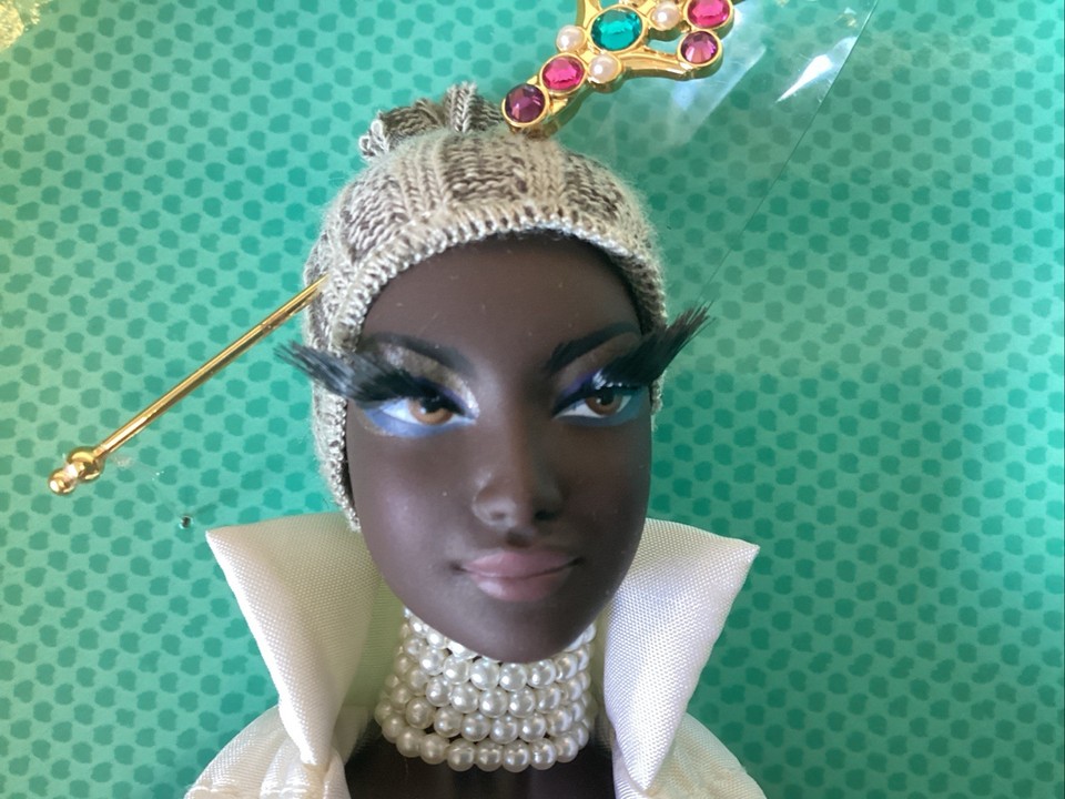 2006 GOLD LABEL BYRON LARS CHAPEAUX COL COCO BARBIE COL - K7940 ...