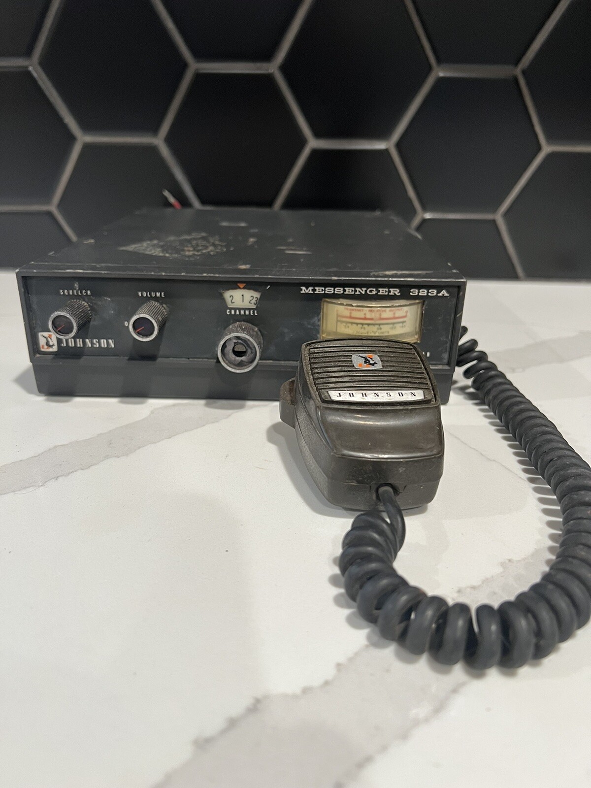Vintage 23 Channel Johnson CB Radio Transceiver Messenger 323A Powers ...