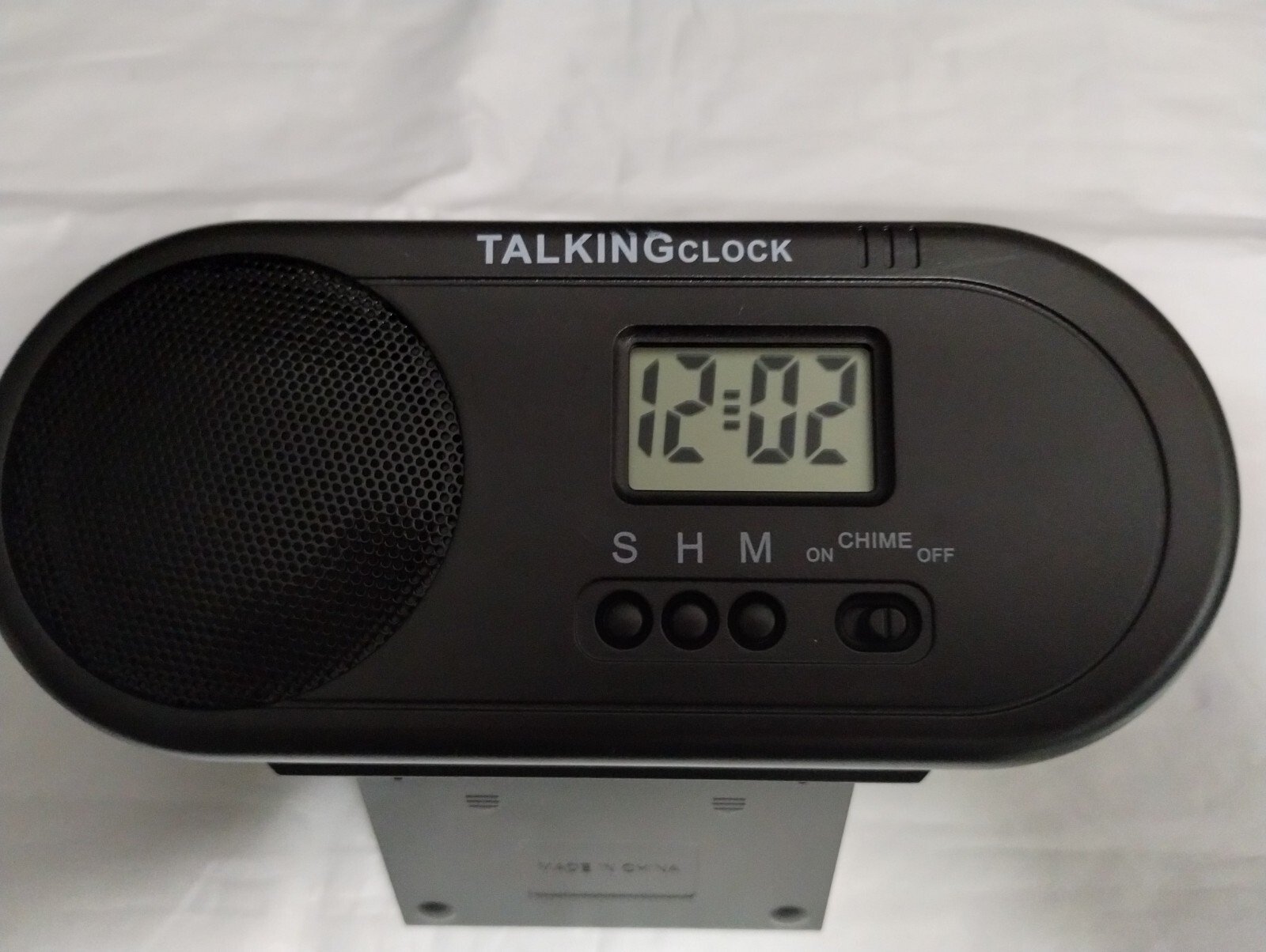 TALKING ENGLISH HUMAN VOICE SPEAKING Battery Power Snooze Alarm Clock ...