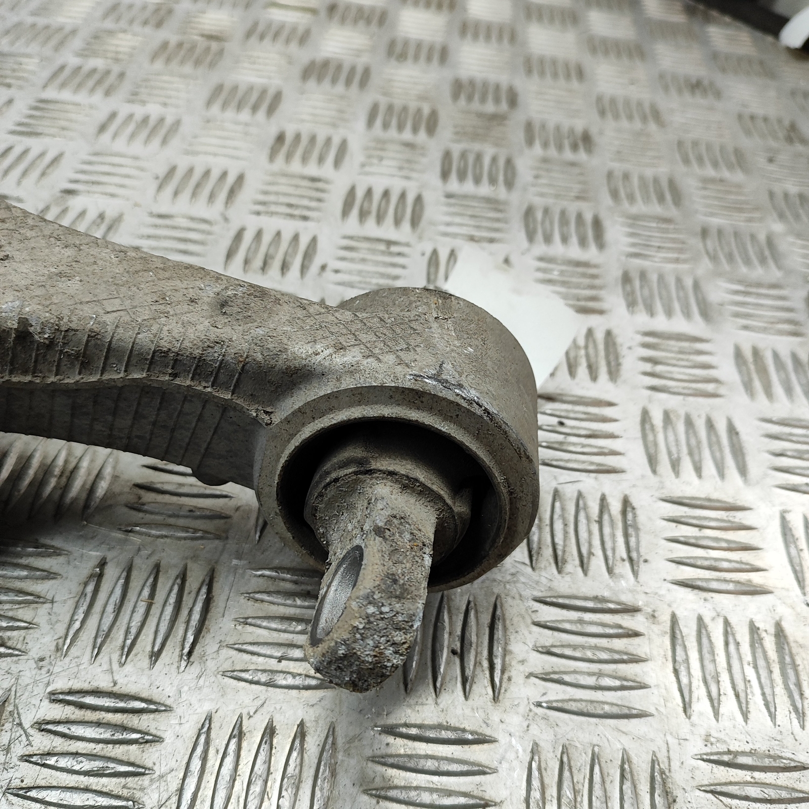 VOLVO XC60 II 246 Rear right H - shaped fork 31476076 2.00 Petrol ...