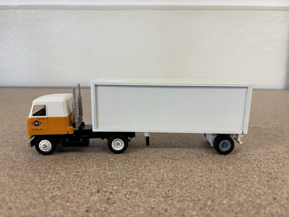 Winross Yellow Trucking Transfer Truck And Trailer Diecast | eBay
