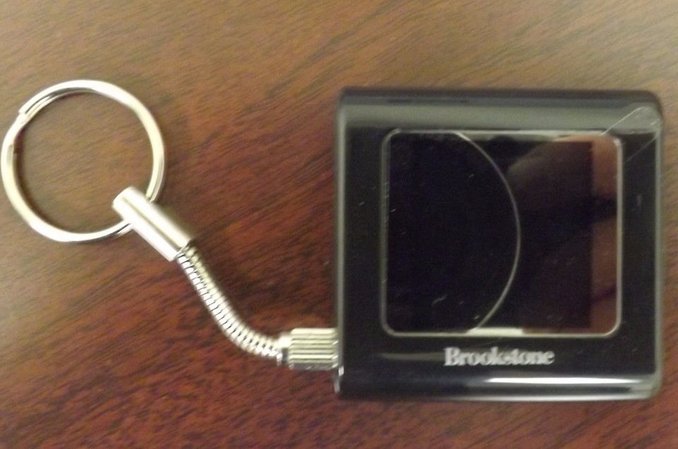 Brookstone Digital Photo Keychain, "My Life" 100 pics capacity (Item ...