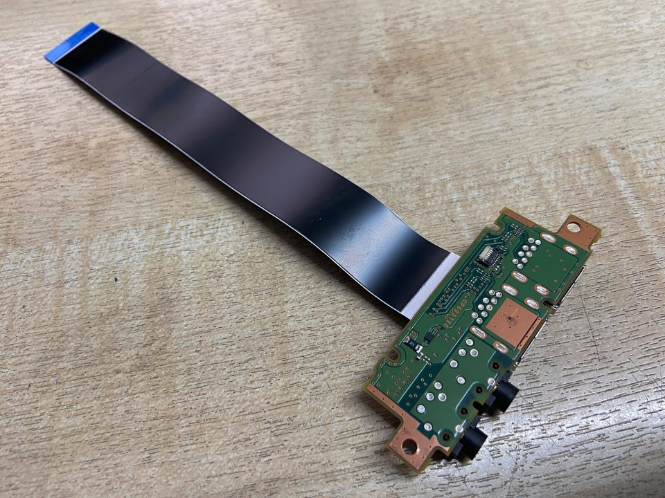 Fujitsu LifeBook E546 USB Audio Socket Board + Cable CP693720 | eBay