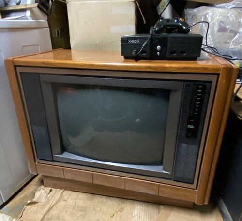Vintage 1989 GE Wood Console TV w/ AV / Coaxial 26GC630 CTC157B Nice ...