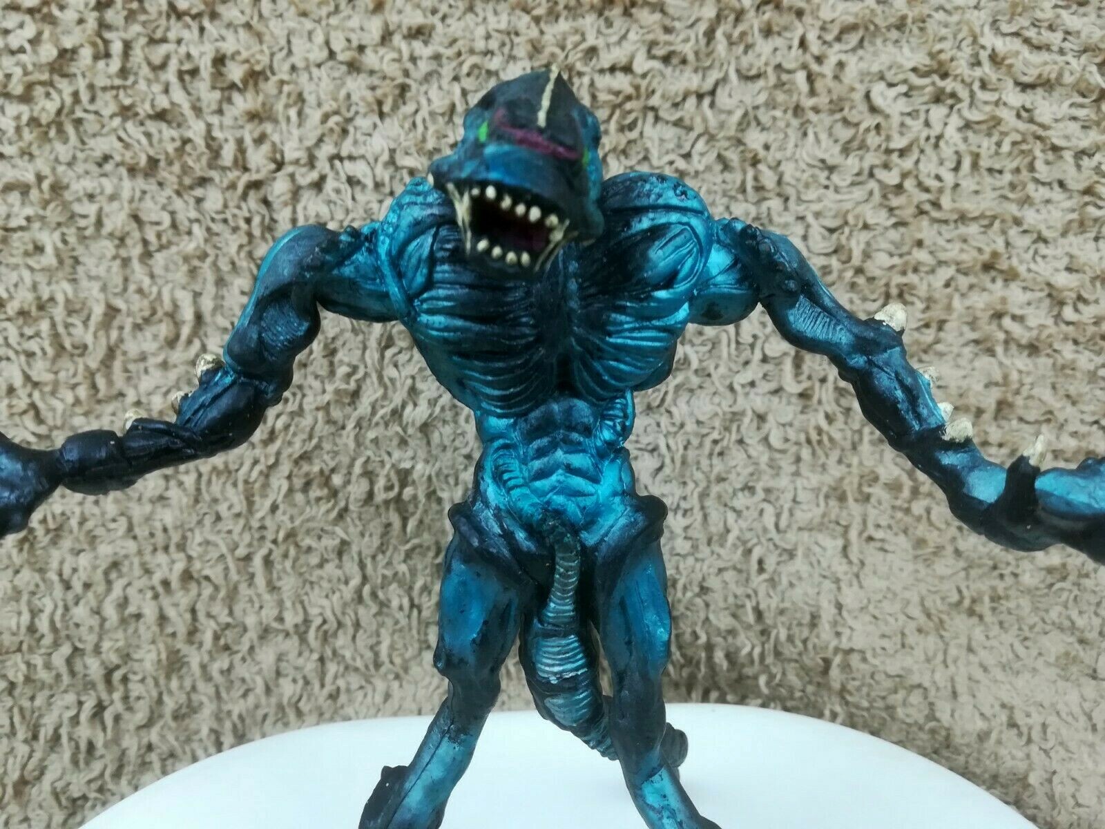 Vintage Alien Hunter 9" Bendy/ Bendable Rubber Trendmasters Figure 1993 ...