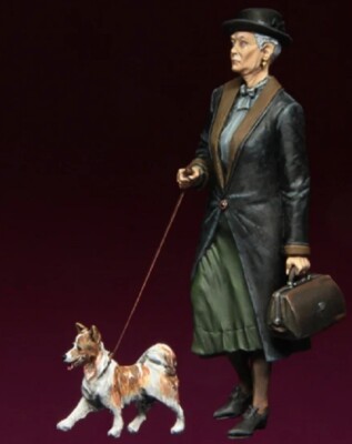 1/35 Resin Figure Model Kit European Old Lady Civilian Citizen Dog WW2 ...