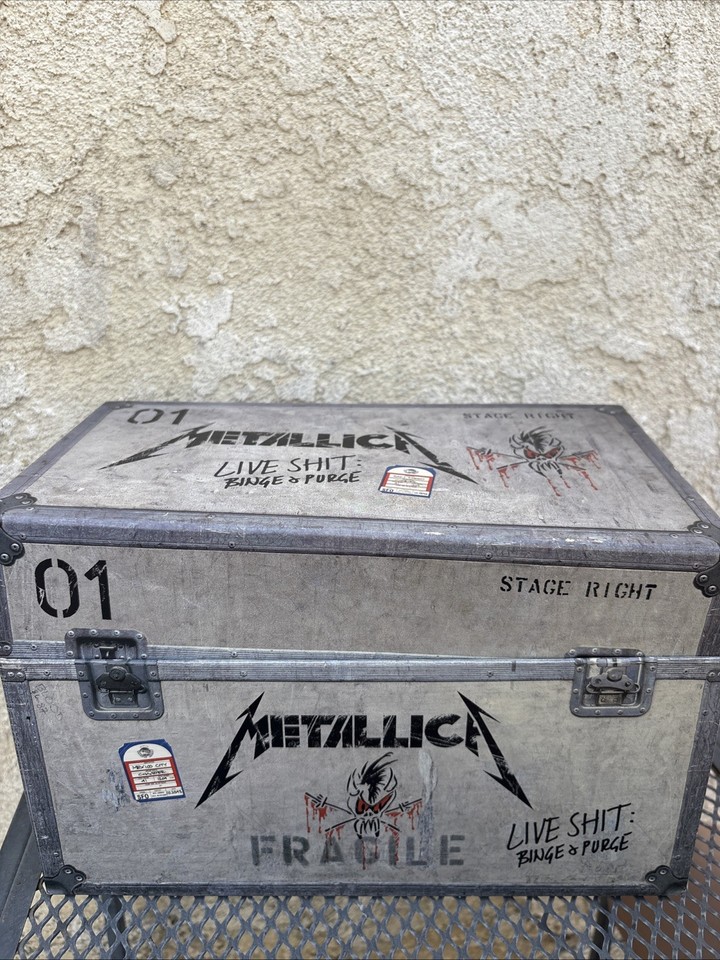 METALLICA-LIVE SHIT BINGE &PURGE BOX SET 3 CD'S ,VHS Tapes Book,pass ...