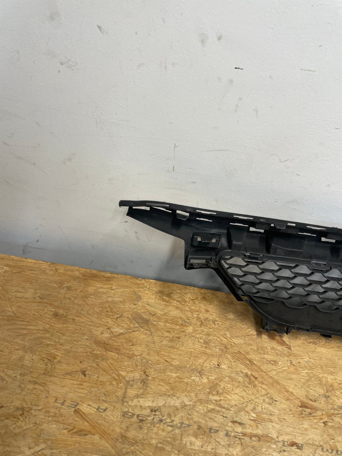 Mercedes W205 C-Klasse AMG Gitter mitte Stoßstange vorne A2058856204 | eBay