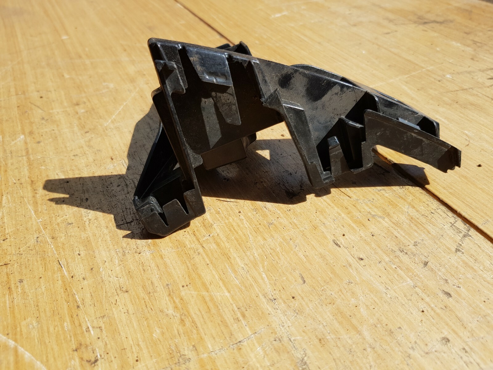 VW GOLF MK7 12-16 N/S/R LEFT SIDE REAR BUMPER MOUNT SUPPORT BRACKET ...