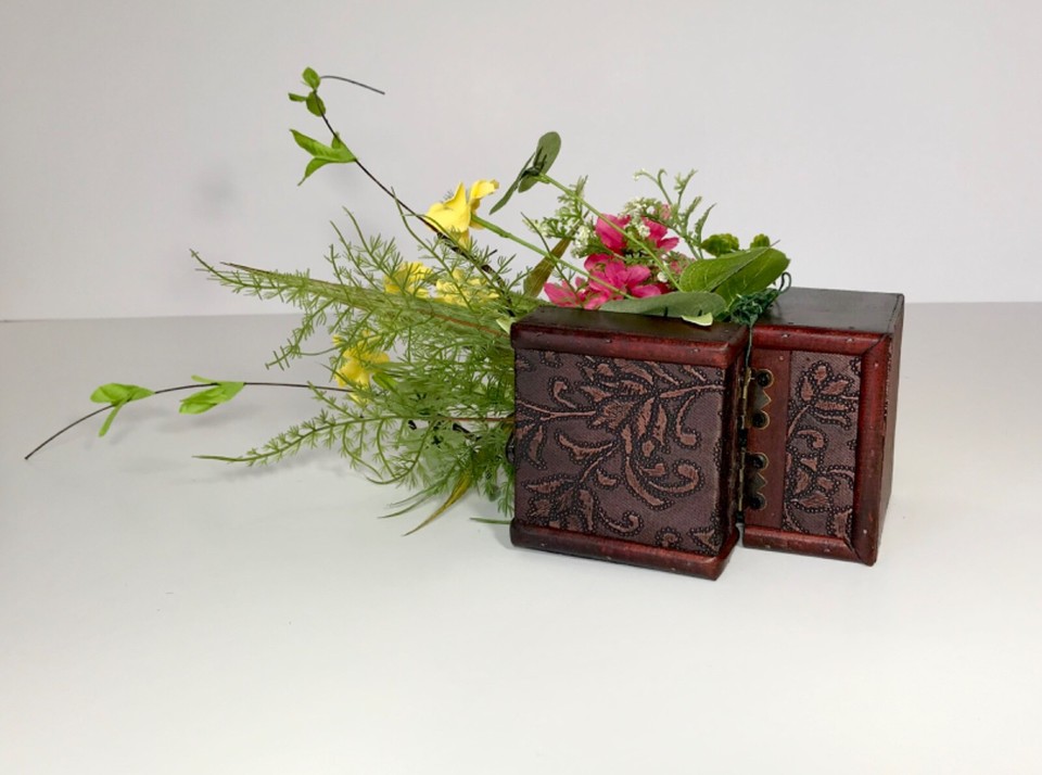 SPRING FLOWERS SMALL WOODEN CHEST BOX MINI NOVELTY GIFT EASTER PRESENT ...