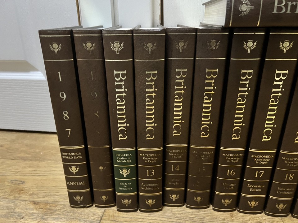 THE NEW ENCYCLOPAEDIA BRITANNICA 15th Edition 1987 33 Books & 1988 ...