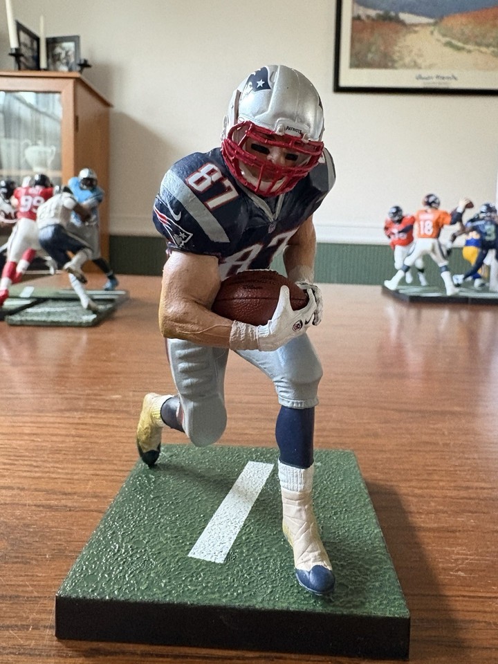 McFarlane - Madden NFL 17 Rob Gronkowski Loose Figure - NE Patriots | eBay