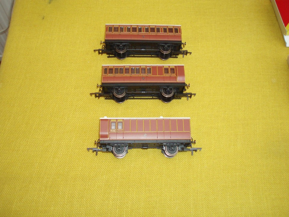 HORNBY OO Gauge LBSCR 4 Wheel coaches x 3, 1st & 3rd class and baggage ...