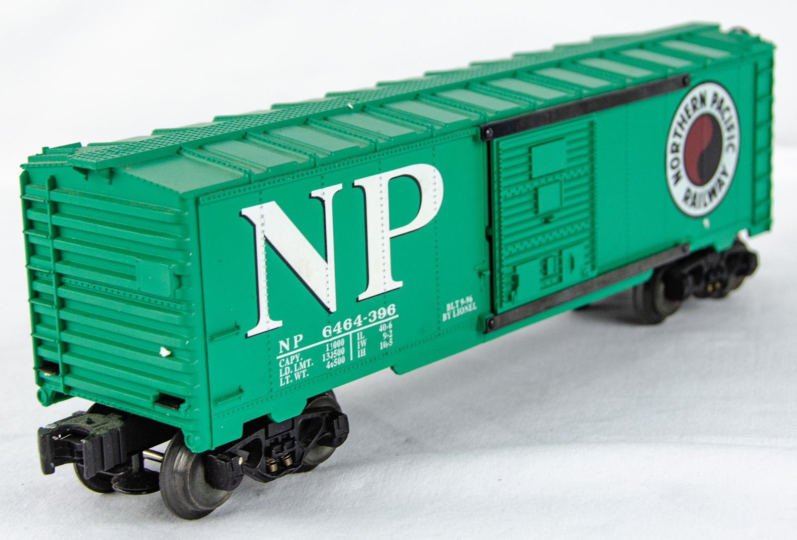 Rail King 1:64 O27 Scale Northern Pacific Railway Model Train Stock Car ...