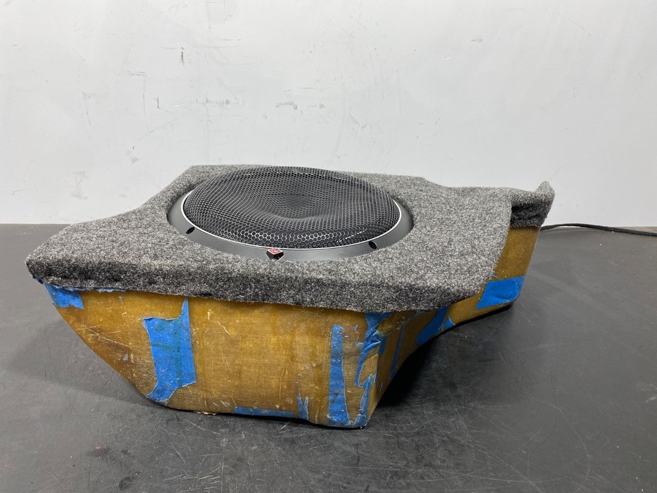 2019 DODGE CHALLENGER SCAT PACK OEM TRUNK MOUNTED SUBWOOFER ROCKFORD P2 ...