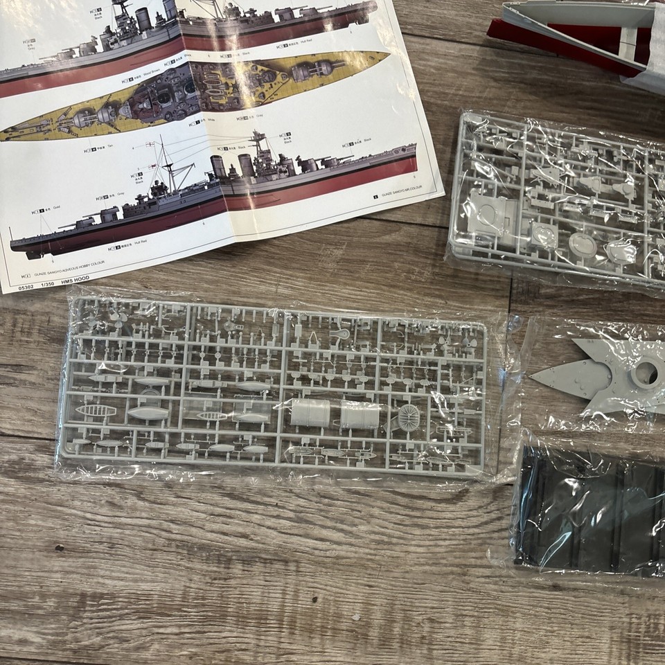 Trumpeter 05302 Royal Navy HMS Hood Battle Cruiser Static Model Kit 1/ ...
