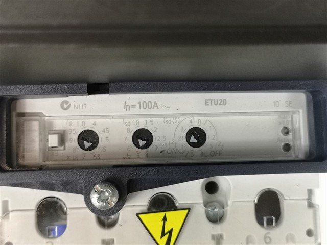 Siemens 3vl2716-1aa33-0aa0 Circuit Breaker Vl160 3 Pole for sale online ...