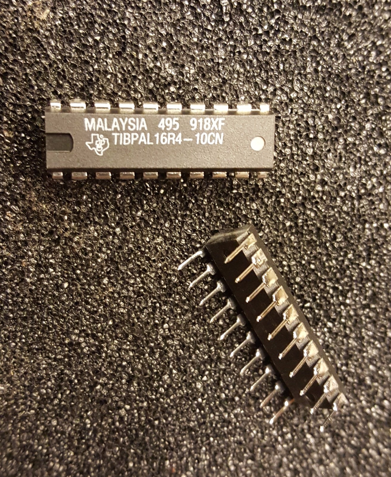 TI TIBPAL16R4-10CN PAL Programmable Logic Device (PLD) IC 10ns 20-PDIP ...