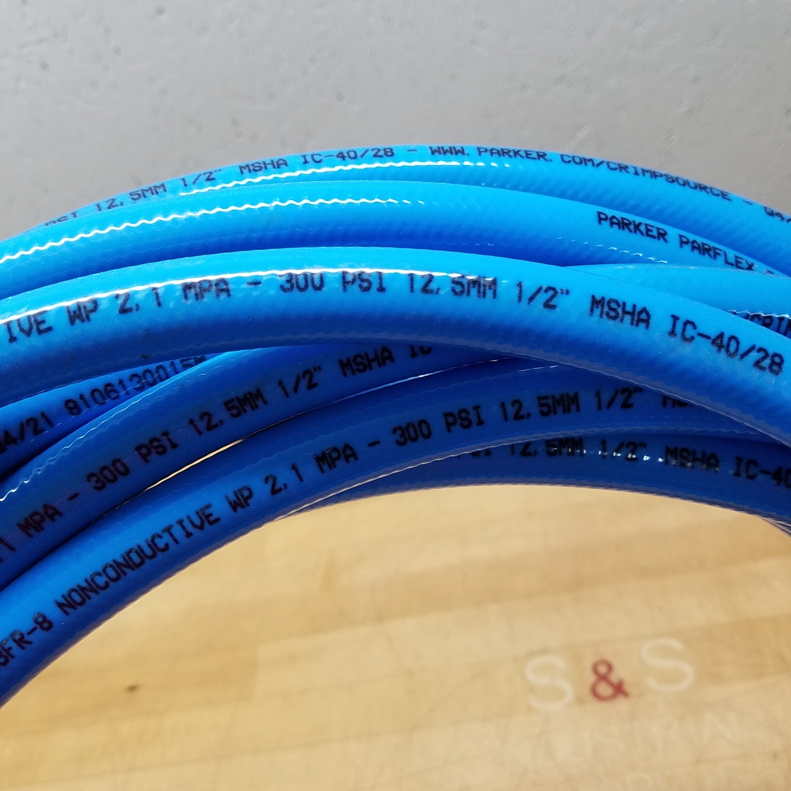 Parker 83FR-8 Parflex Nonconductive Hose, 300 PSI, 2,1 MPA - USED | eBay