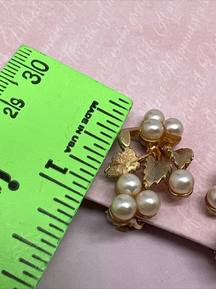 Vintage Signed CHAREL Faux Pearl Gold tone Leaves Flower Clip Earring ...