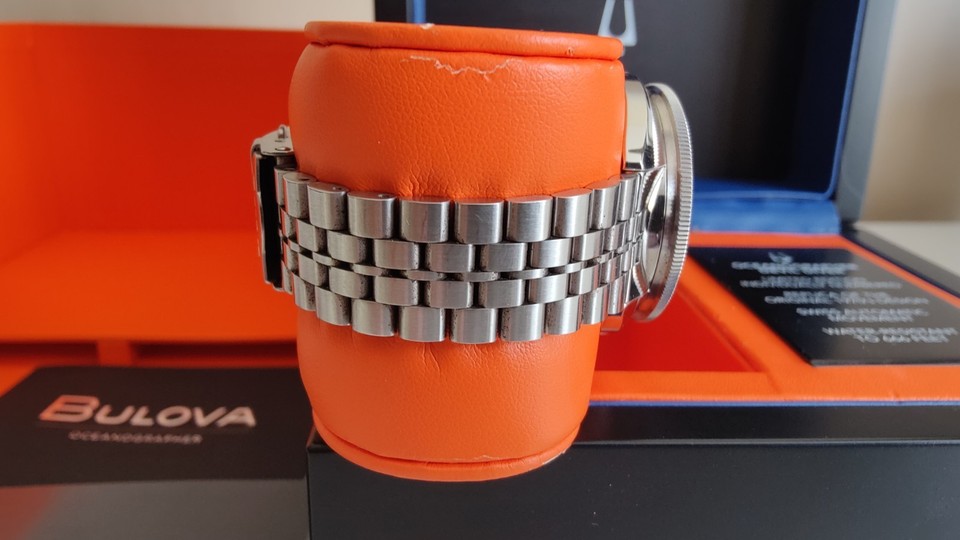 BULOVA Devil Diver 98C131 #078/666 Swiss Made Orange Case Size 40mm Men ...