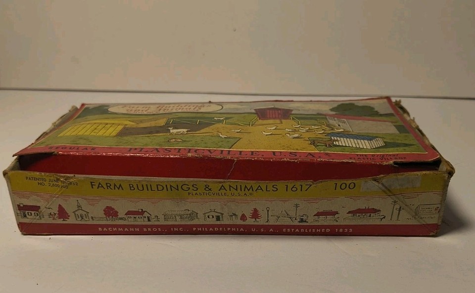 LOT Vtg 1950s Plasticville Pieces Playground Dairy Farm Hospital Post ...