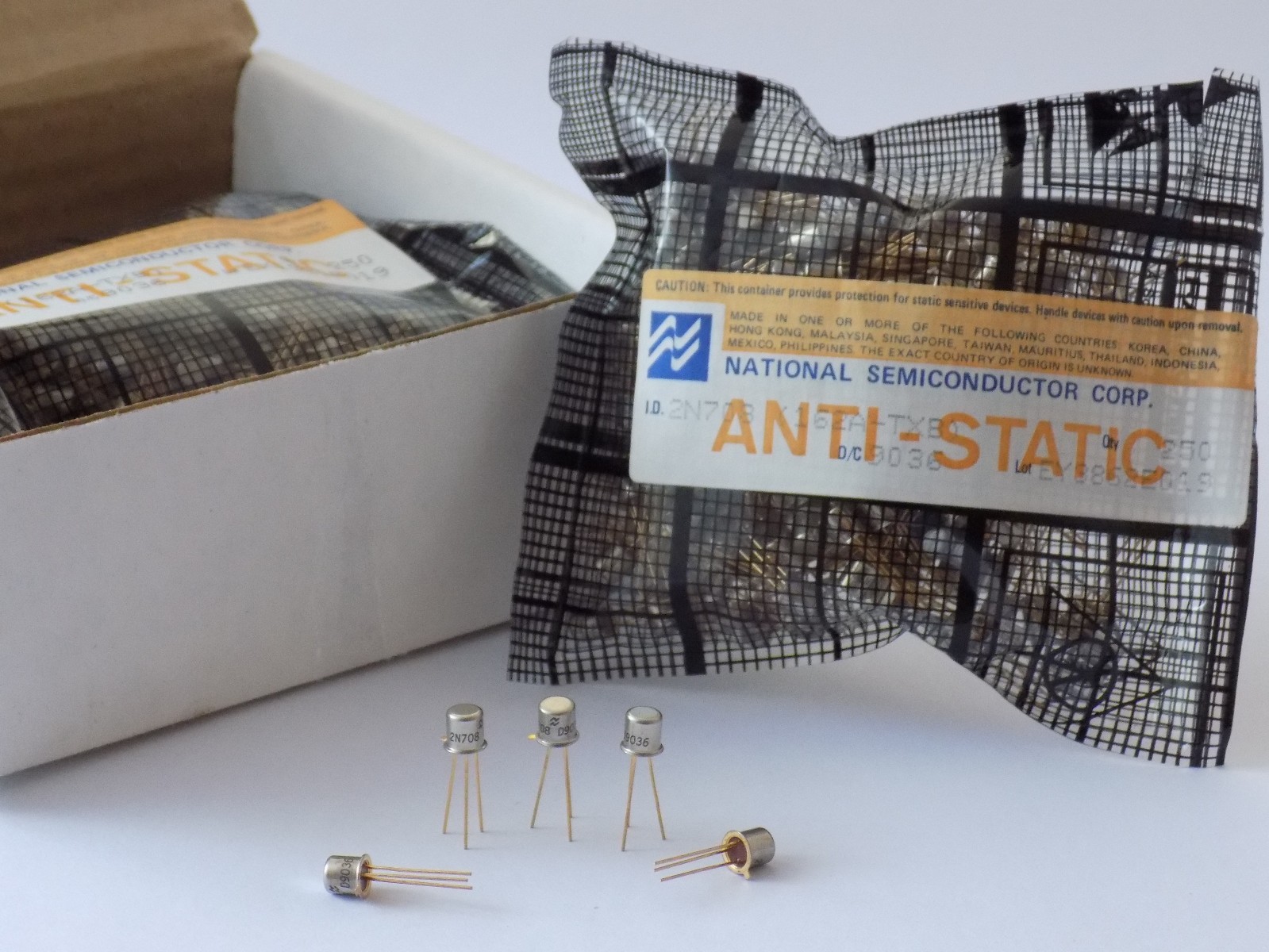 1x NSC 2N708 Si NPN Signal Switching Transistor - 15V 300Mhz Gold Plate ...