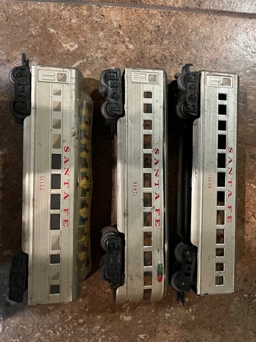 MARX Santa Fe Passenger Train.. 4 Pieces..Metal cars Plastic Locomotive ...