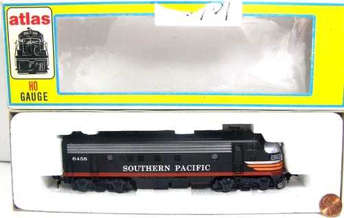 Atlas HO Scale Train Locomotive FP-7 Diesel No. 8315 S.P. Road No. 6458 ...