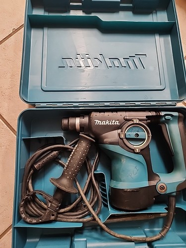 Makita HR2811F Concrete Rotary Hammer Drill Handle Original Case Depth ...