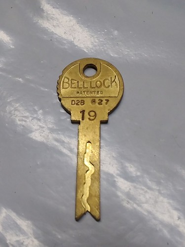 Bell Lock Key Antique Slot Machine Jukebox Penny Arcade # D2B627 D2B ...