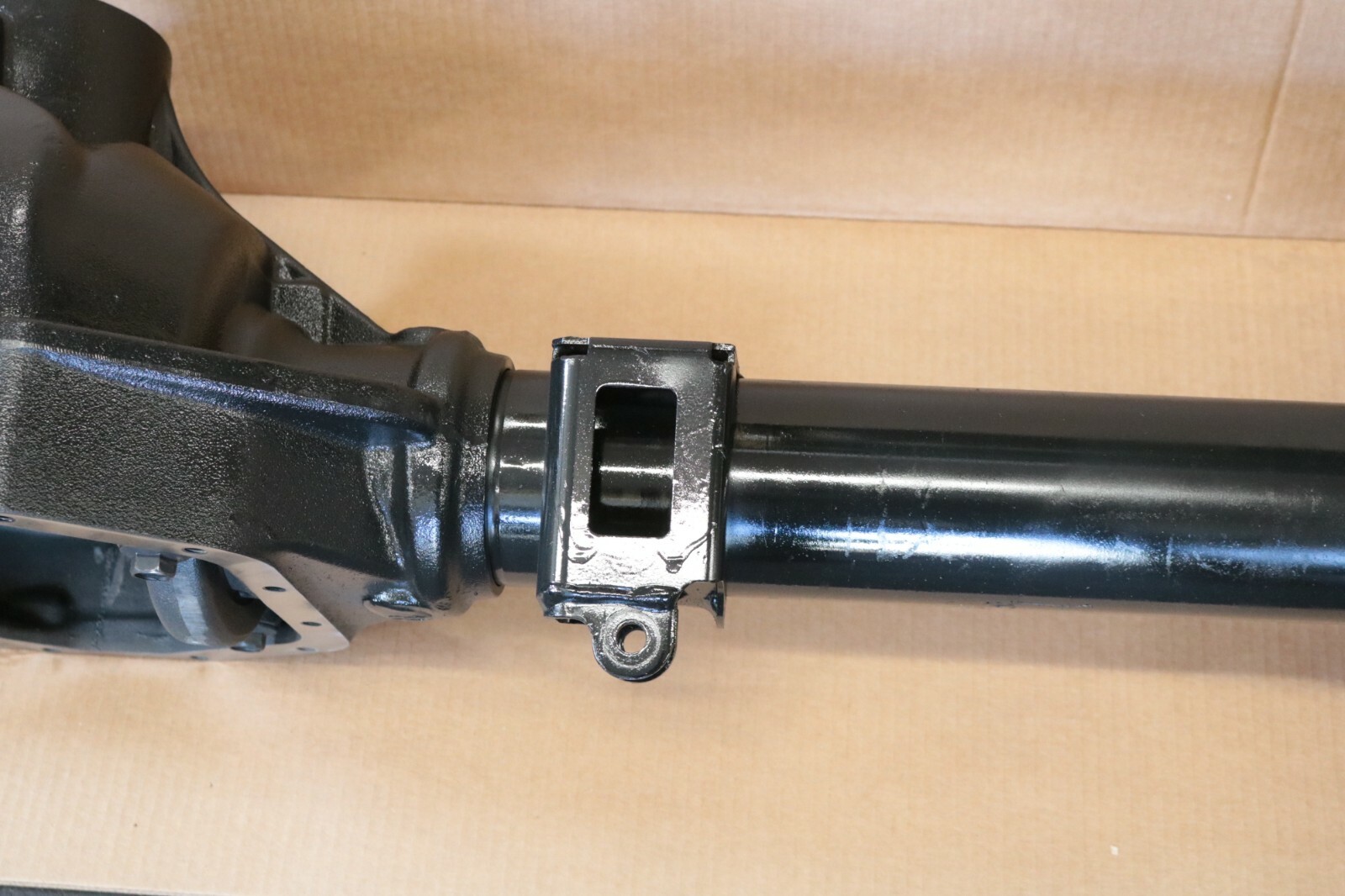 2008-2012 Ram 4500 5500 Magna Steyr 275MM Front Axle Housing High ...