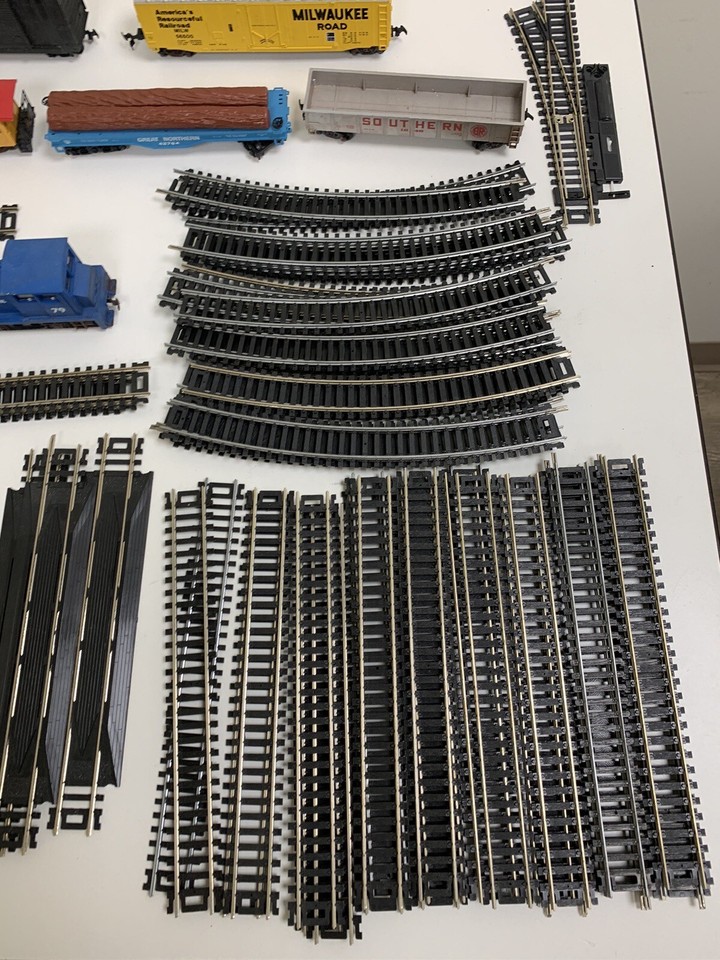 VTG Train Lot 175 + Pieces HO Gauge Trains Locomotives Cars Tracks ...
