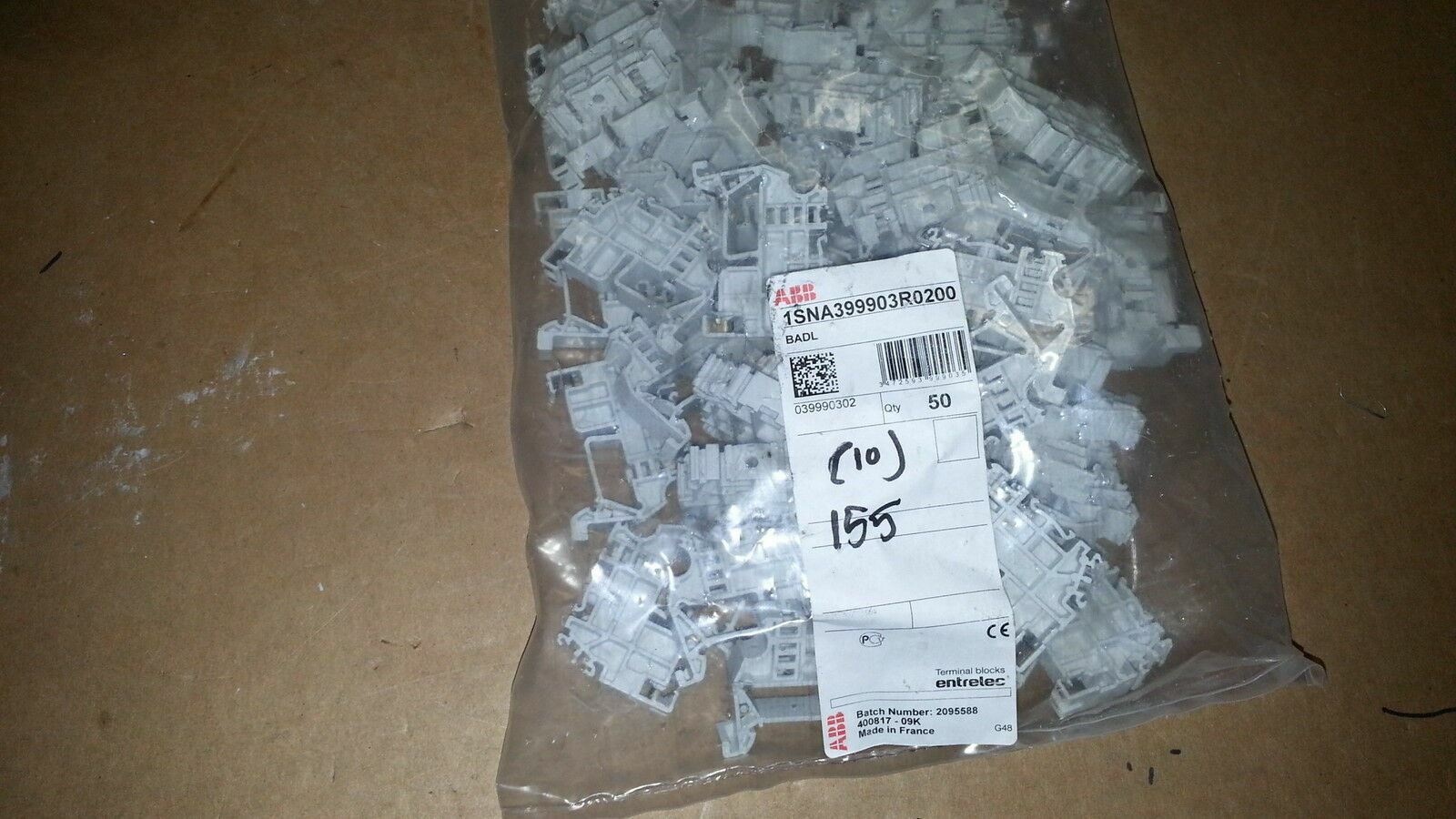 ABB 1SNA399903R0200 ........ 5 TERMINAL BLOCKS/ORDER .. DIN END CAP ...