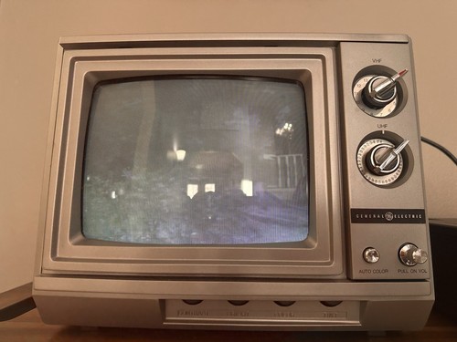 General Electric Model Number 8- 0904 9” TV Tested Works. Very Good ...