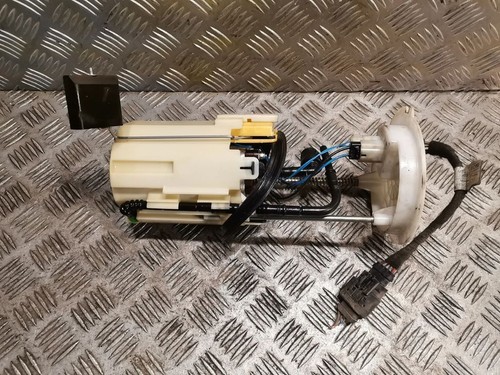 Mercedes-Benz A W169 2005 Diesel Pompe à carburant 1694700594 MDY36118 ...