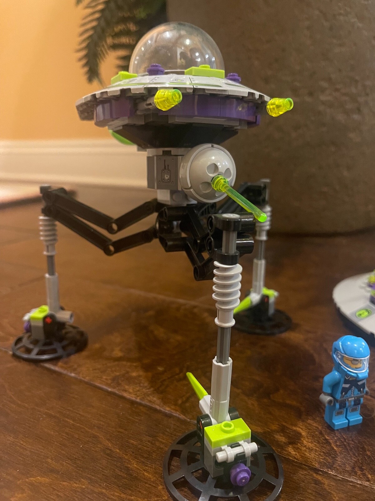 LEGO- ALIEN CONQUEST- UFO Abduction 7052 & Tripod Invader 7051 ...