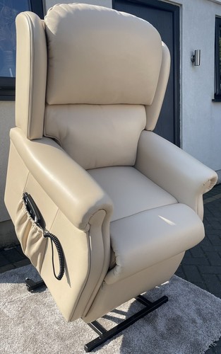 HSL BURROWS RISER RECLINER CHAIR, GENUINE LEATHER, STANDARD SIZE, NEW ...