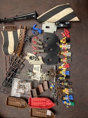 Vintage LEGO Pirate Minifigure LOT Parts Mast Rope Bridge Boats Sail ...