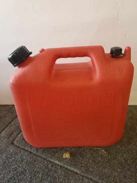 Vintage Wedco W220 2.5 Gallon Vented Red Plastic Gas Can 84004 84002 ...