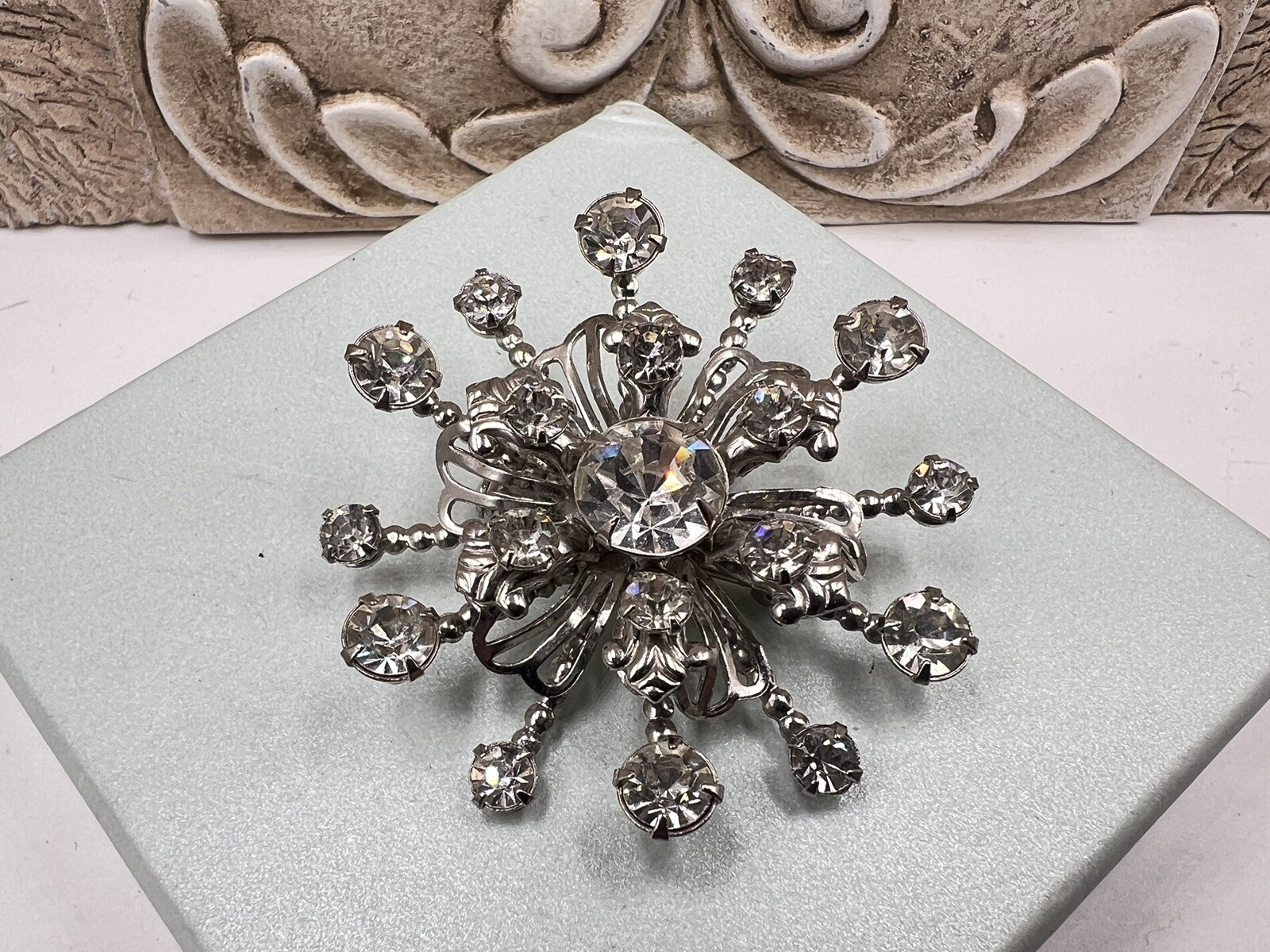 VINTAGE Stunning Starburst Sparkly Rhinestone Brooch … - Gem