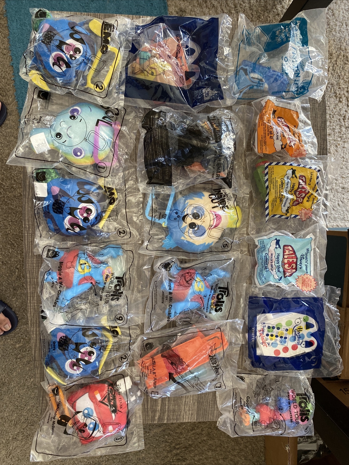 Mix Lot Of Fast Food Kids Meal Toys Lot of 22 Different Types Of Toys ...